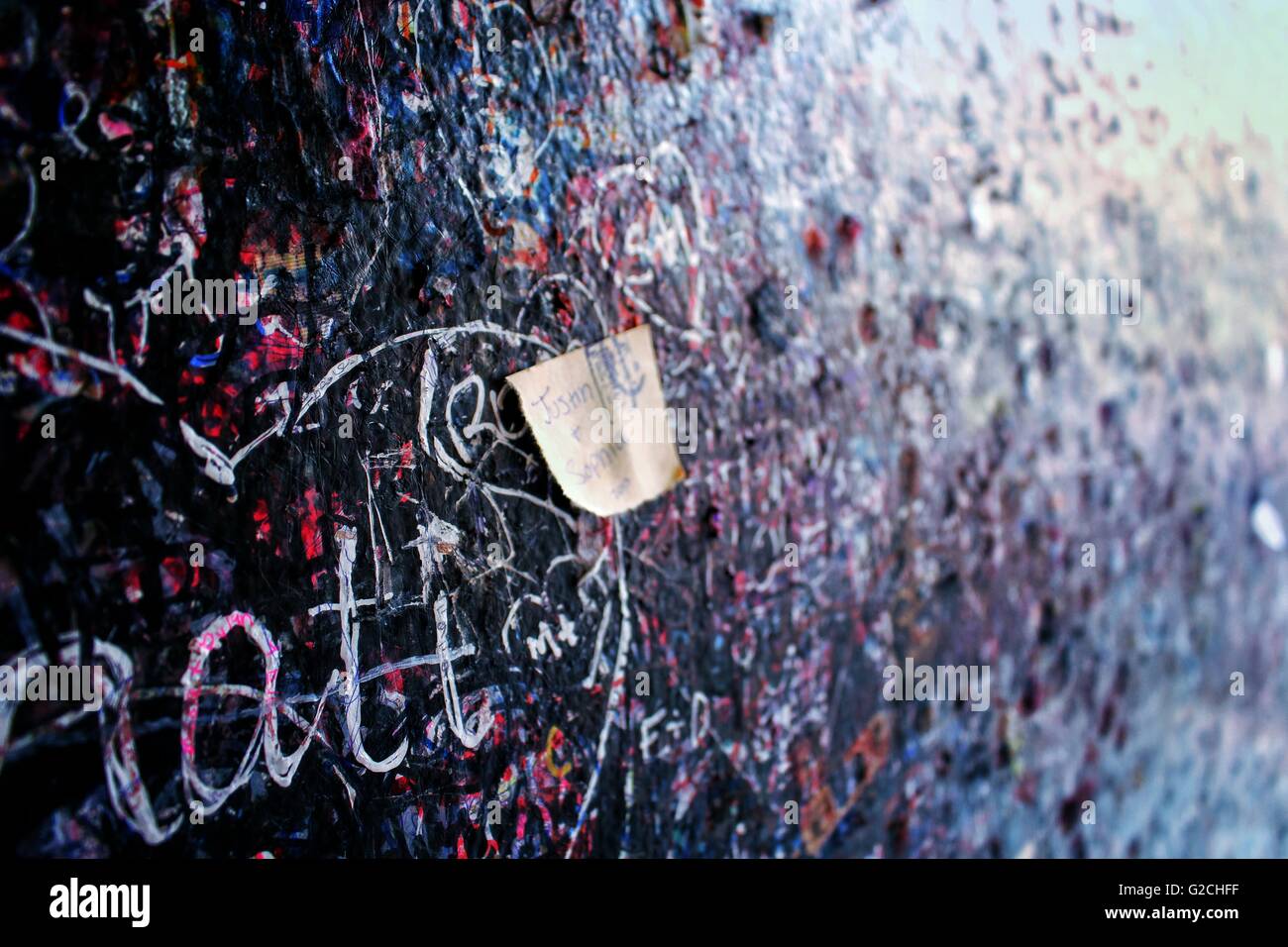 Signatures on wall hi-res stock photography and images - Alamy