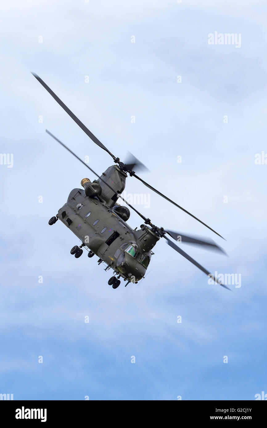 Ch 47 chinook helicopter hi-res stock photography and images - Alamy