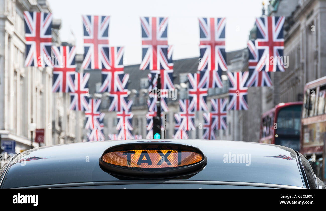 Congestion charge london buses hi-res stock photography and images - Alamy