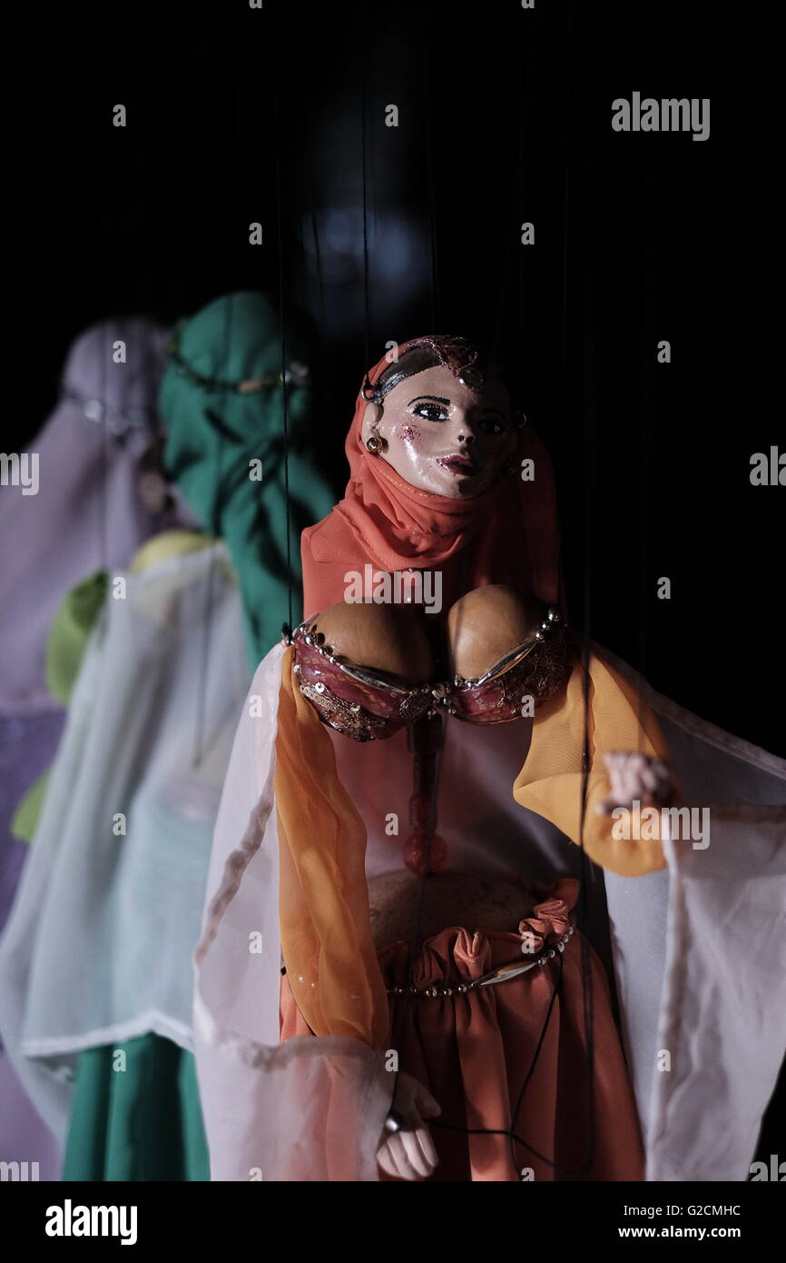 Female puppets hi-res stock photography and images - Alamy