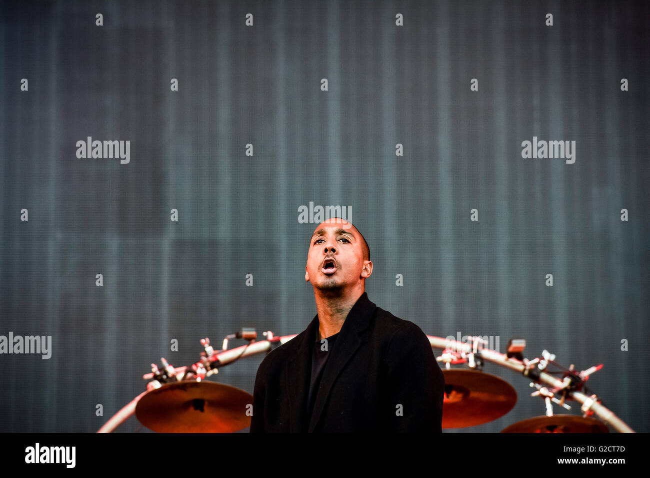 Mc rage performs hi-res stock photography and images - Alamy