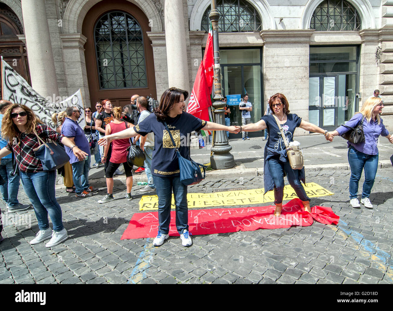 Rome, Italy. 27th May, 2016. Strike and demonstration of call center ...
