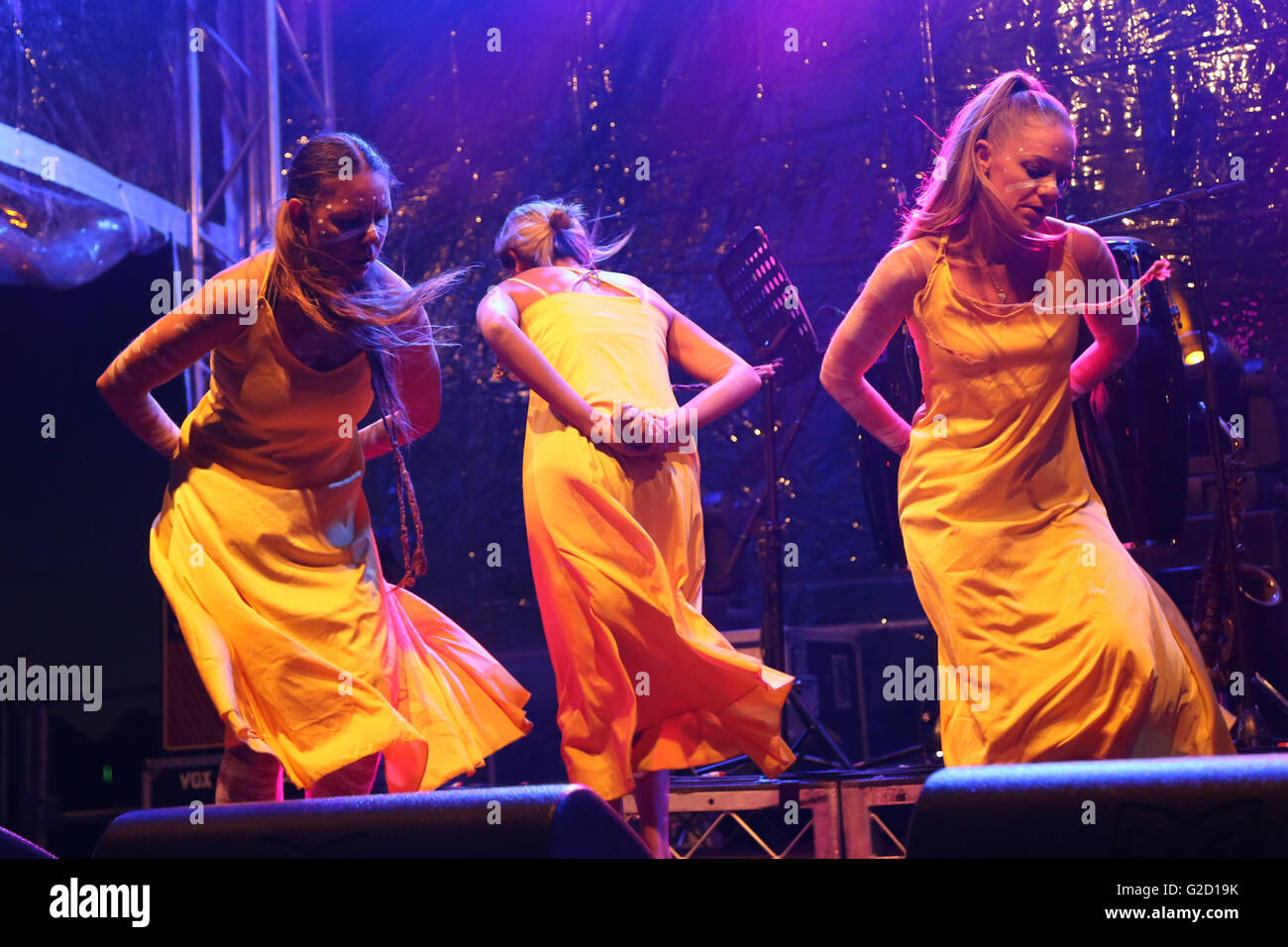 Aboriginal australians dance hi-res stock photography and images - Alamy
