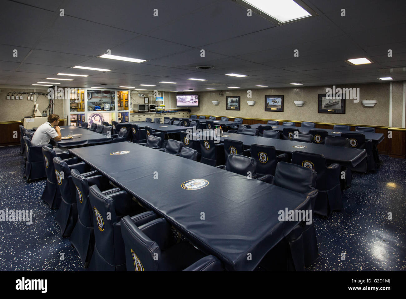 Uss bataan lhd 5 hi-res stock photography and images - Alamy