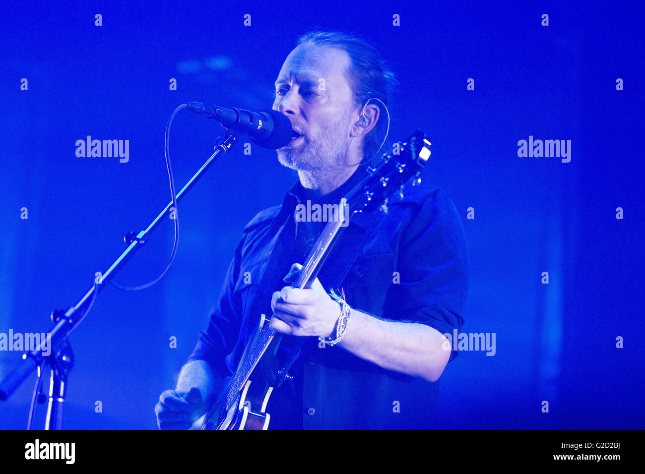 Radiohead gig roundhouse hi-res stock photography and images - Alamy