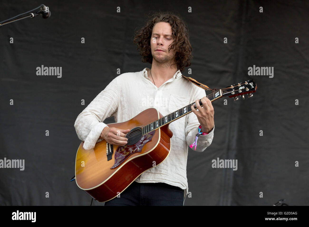 Napa, California, USA. 27th May, 2016. Guitarist RUBIN POLLOCK of Kaleo ...