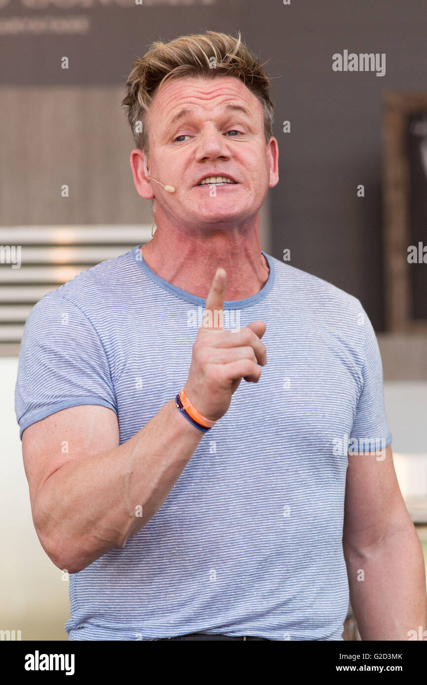 Celebrity chef gordon ramsay hi-res stock photography and images - Alamy