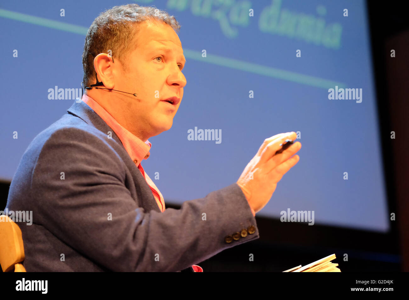John kampfner hi-res stock photography and images - Alamy