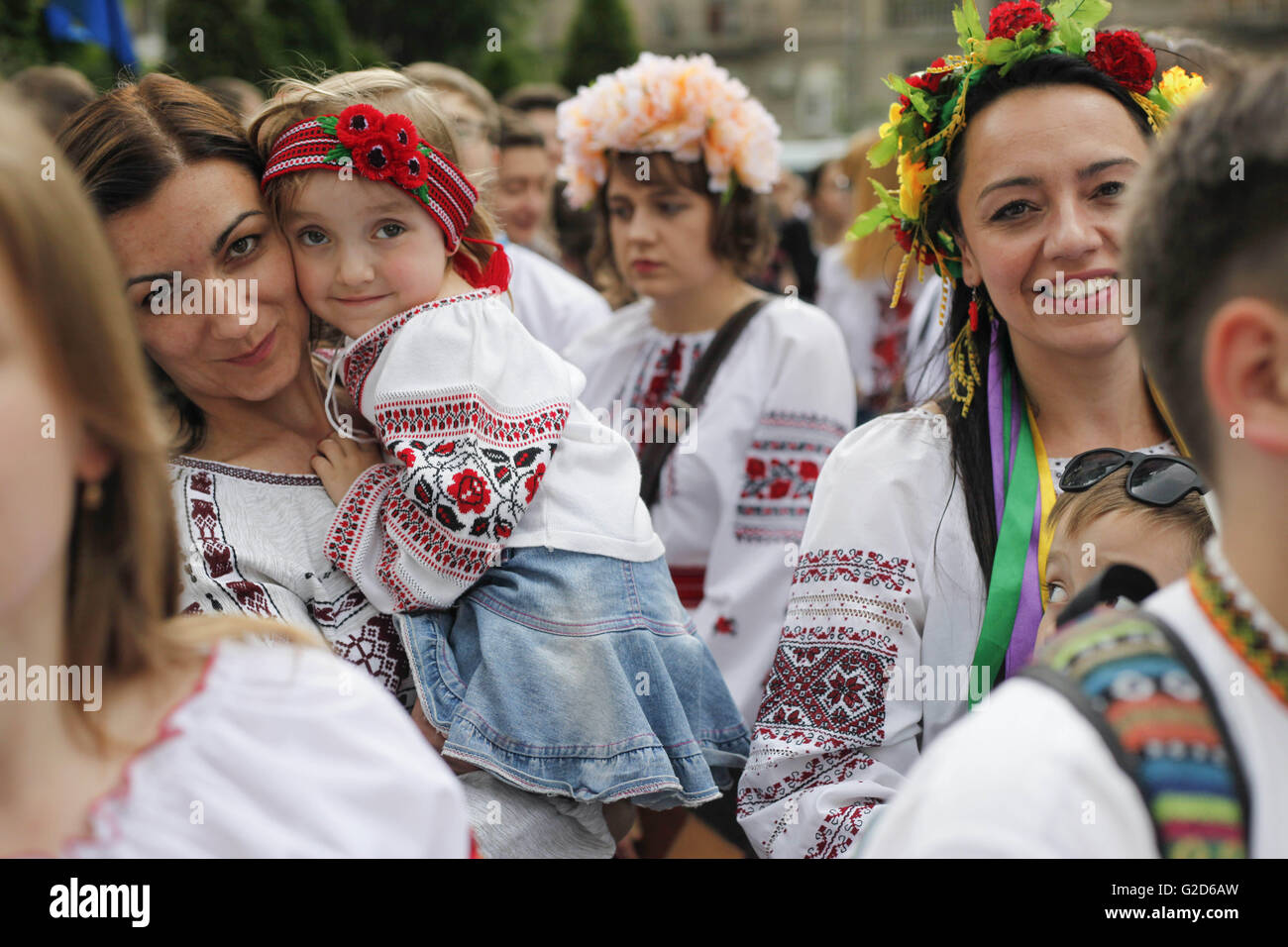 Kiev, Ukraine. 28th May, 2016. People dressed in traditional Ukrainian ...
