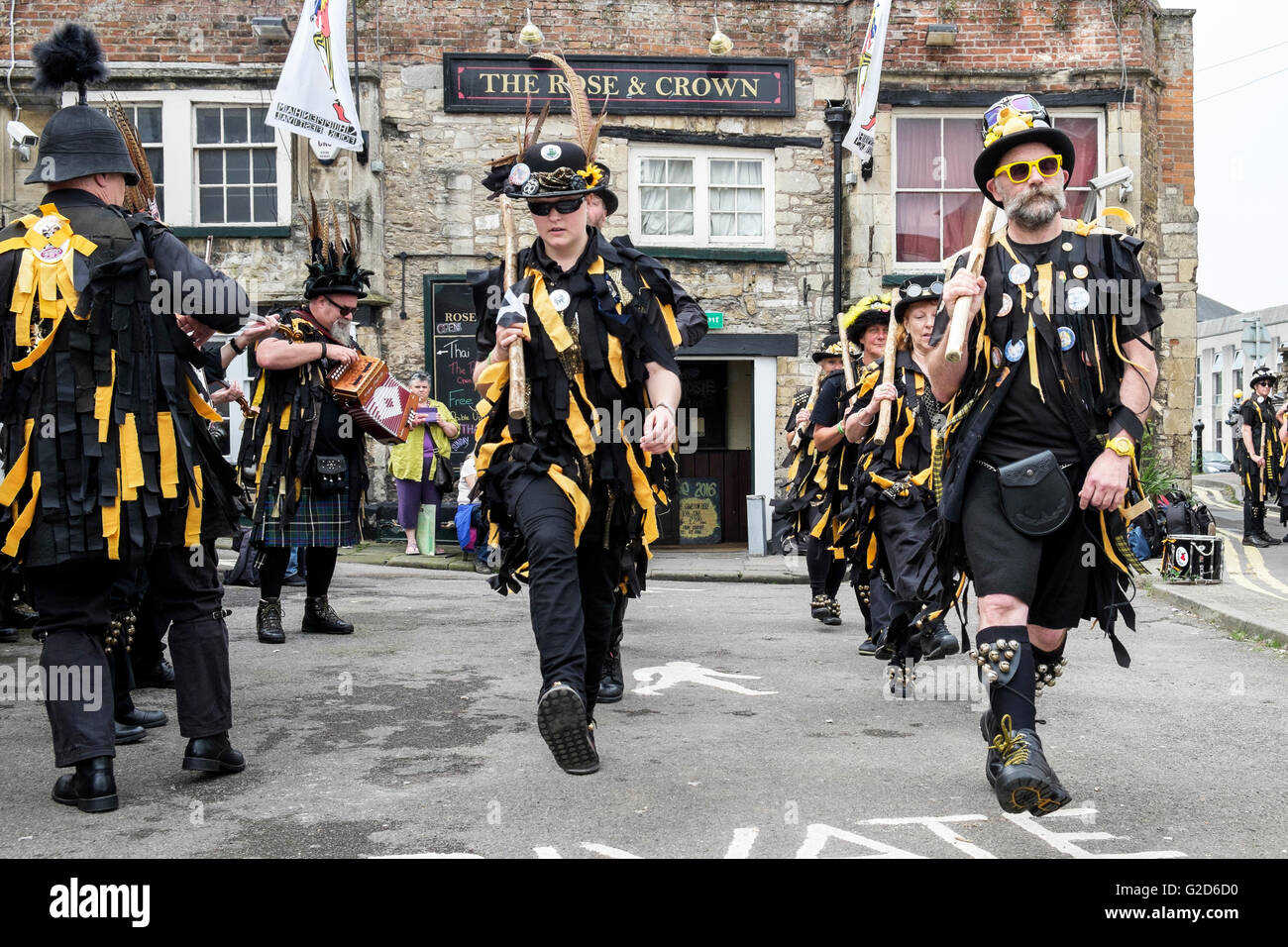 Chippenham, UK, 28th May, 2016. Members of the Wreckers Border Morris ...