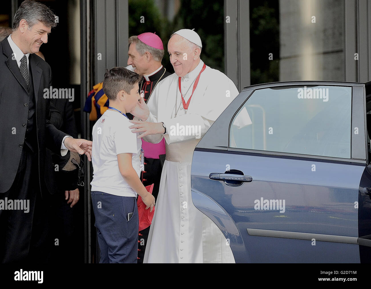 Vatican City, Vatican. 28th May, 2016. Like every year, Pope Francis ...