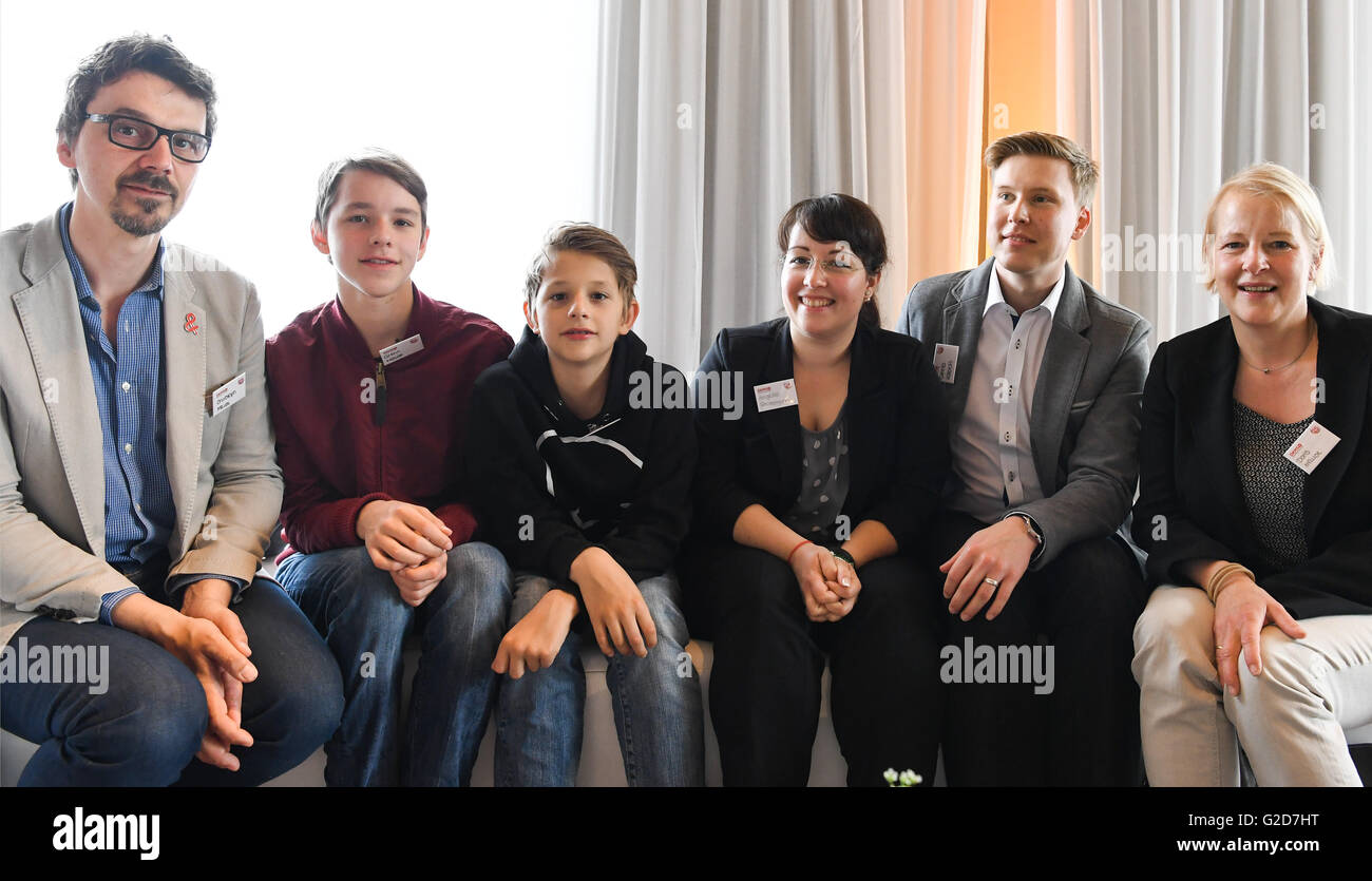 His brother glenn hi-res stock photography and images - Alamy