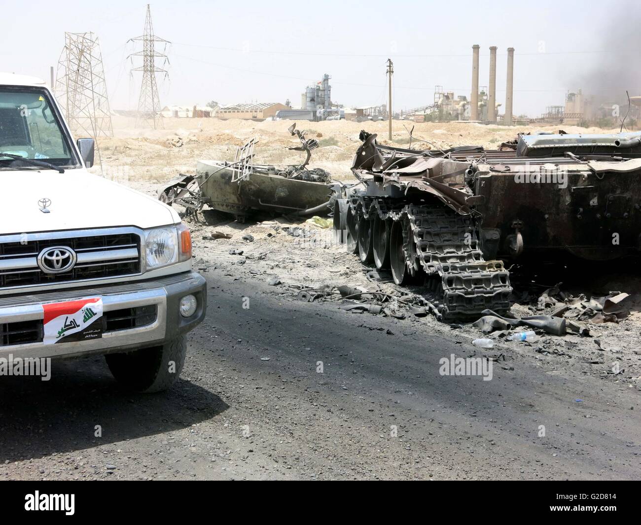 Fallujah. 28th May, 2016. A destroyed tank is left in Harariyat village ...