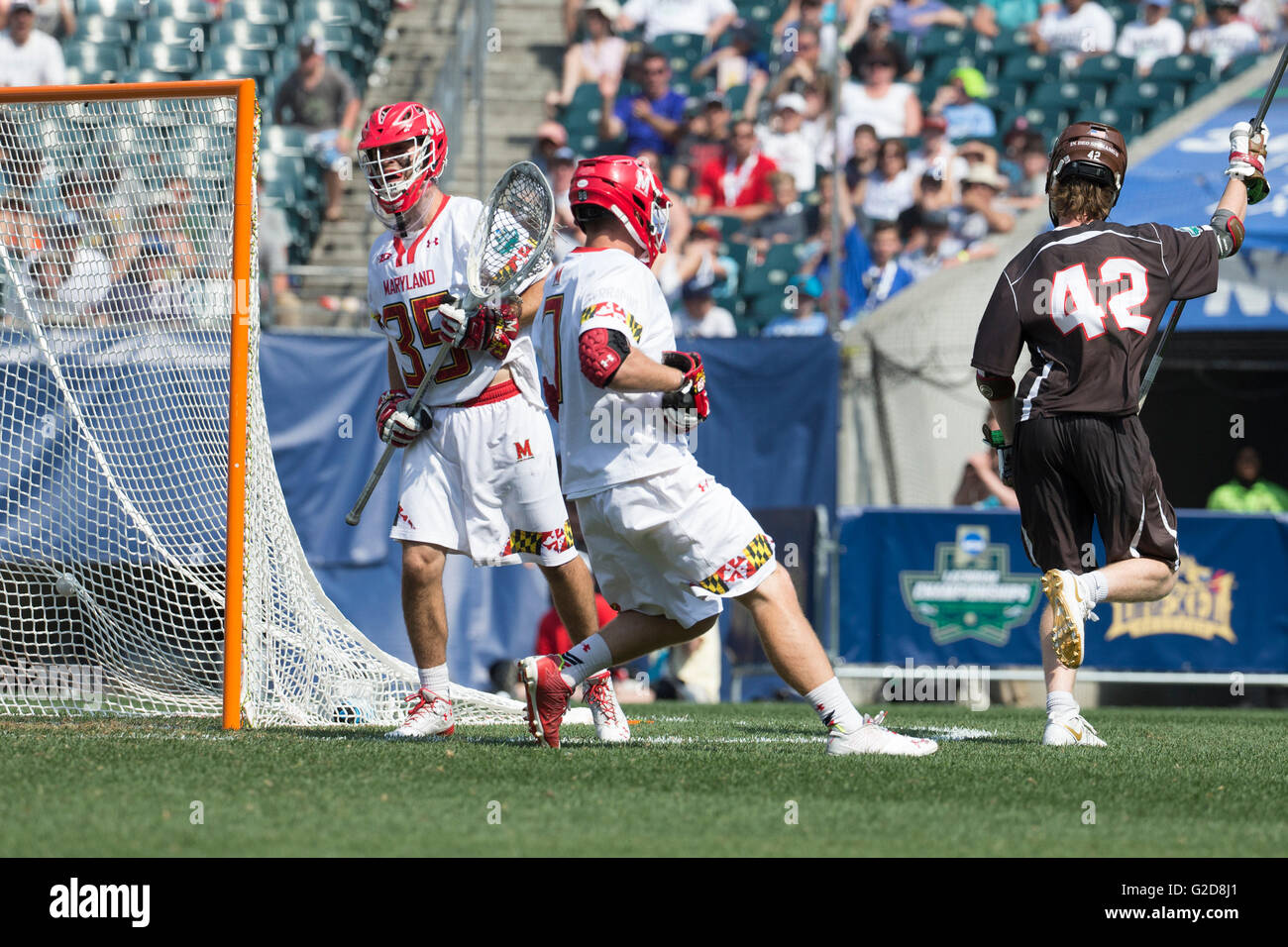 Philadelphia, Pennsylvania, USA. 28th May, 2016. Brown Bears long stick ...