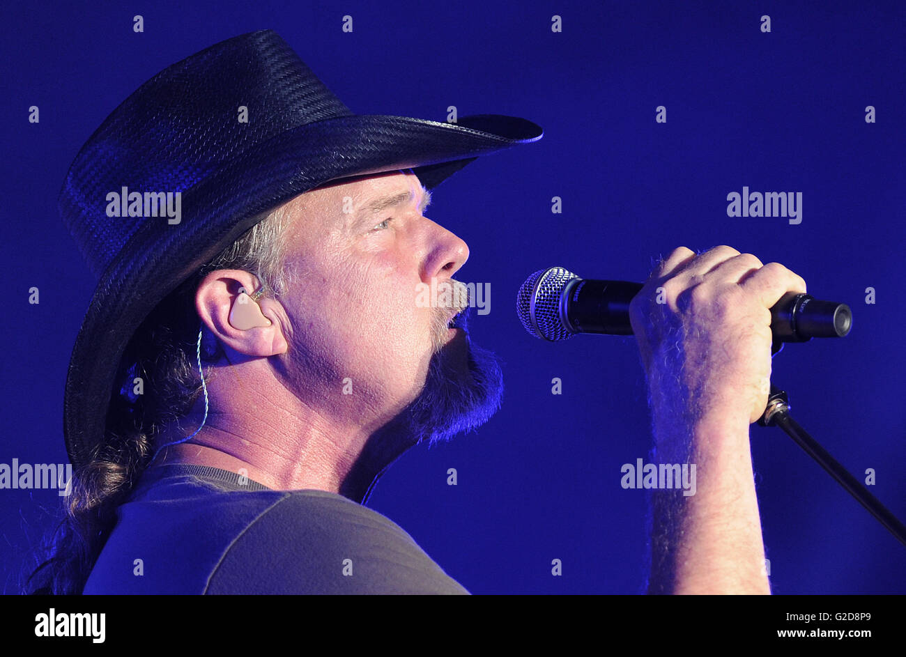 Trace adkins hi-res stock photography and images - Alamy