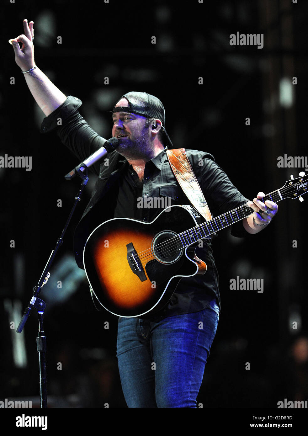 Daytona Beach, Florida, USA. 27th May, 2016. Country singer Lee Brice ...