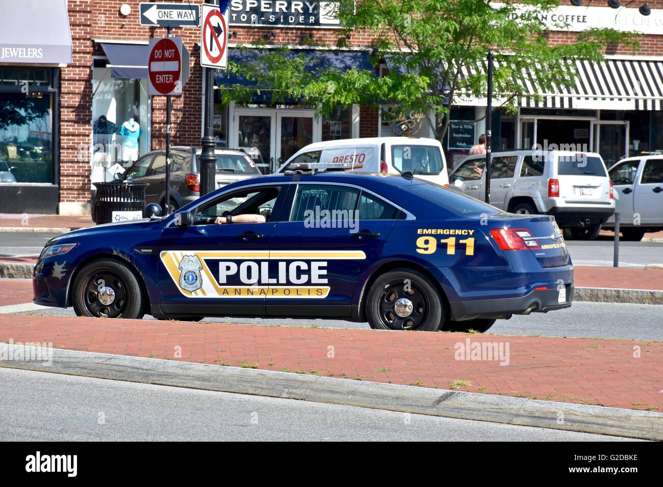 Police car in the historic Annapolis harbor area Stock Photo - Alamy