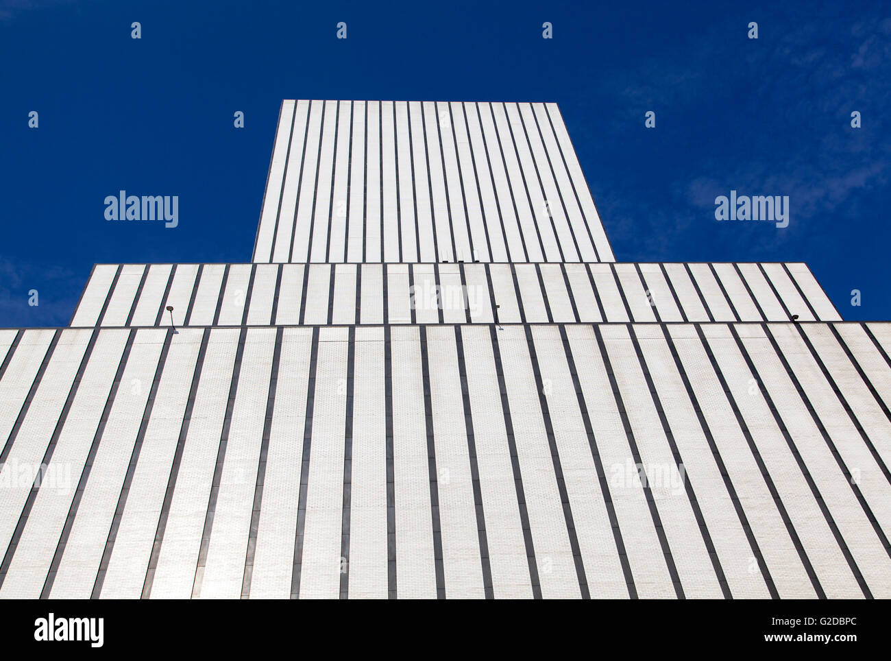 The tall building that has no windows built in Manhattan, New York city ...