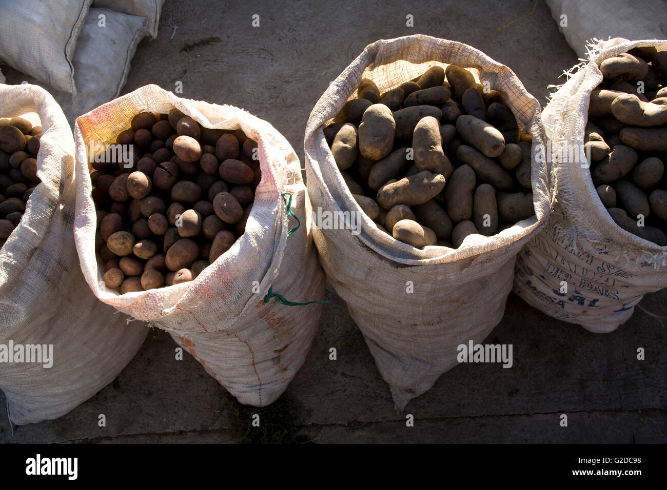 Bags of potatoes hi-res stock photography and images - Alamy