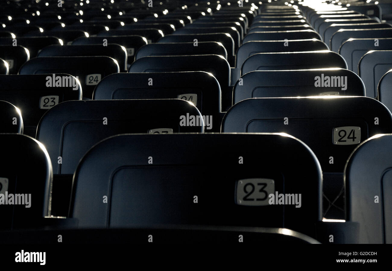 Concert stadium arena people hi-res stock photography and images - Alamy