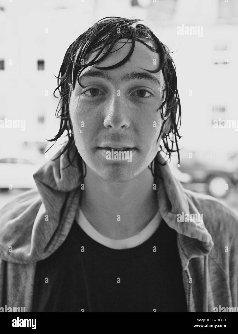 Caught in the rain hi-res stock photography and images - Alamy