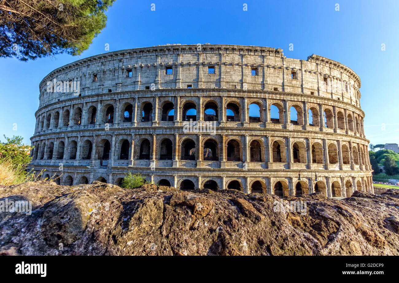 Roma coliseum hi-res stock photography and images - Alamy