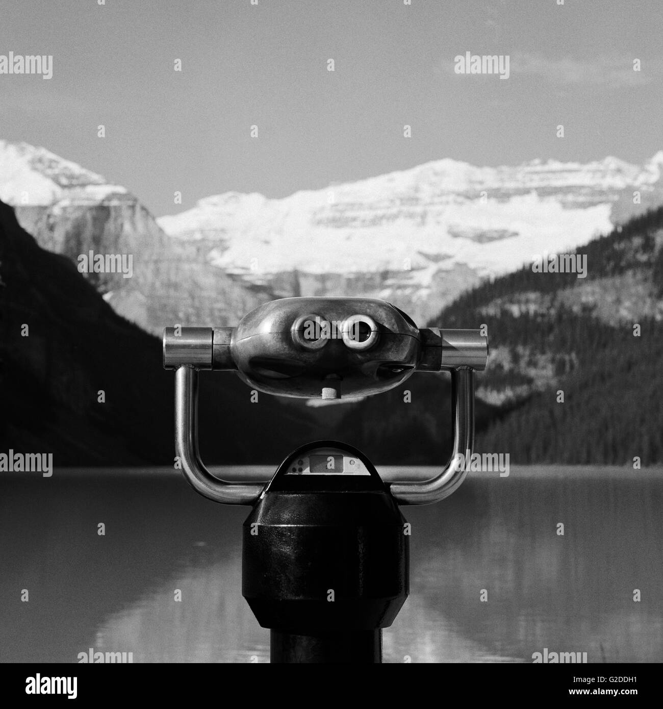 Scope viewer Black and White Stock Photos & Images - Alamy