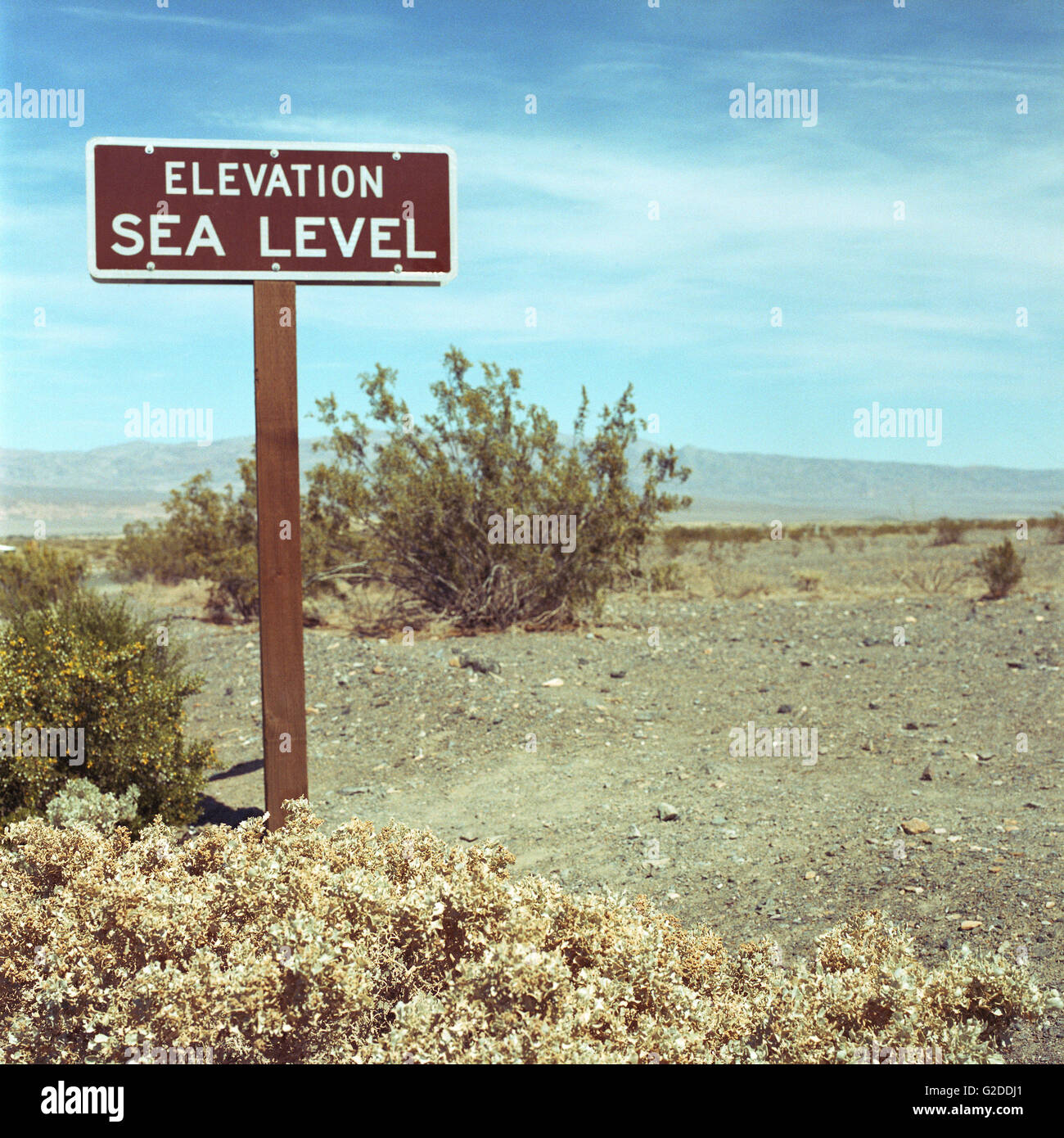Sea level sign hi-res stock photography and images - Alamy