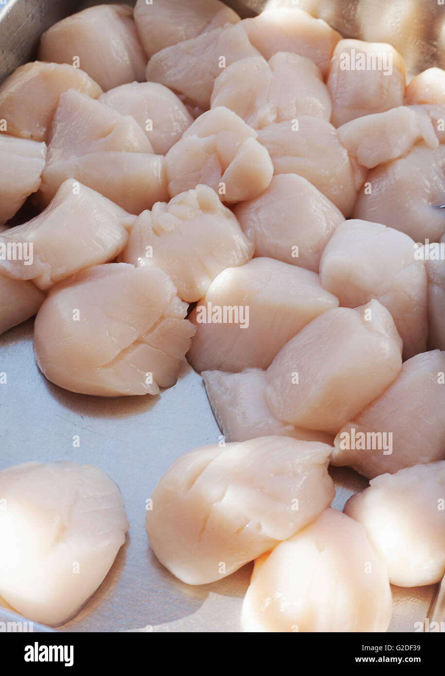 Raw Scallops in Tray Stock Photo - Alamy