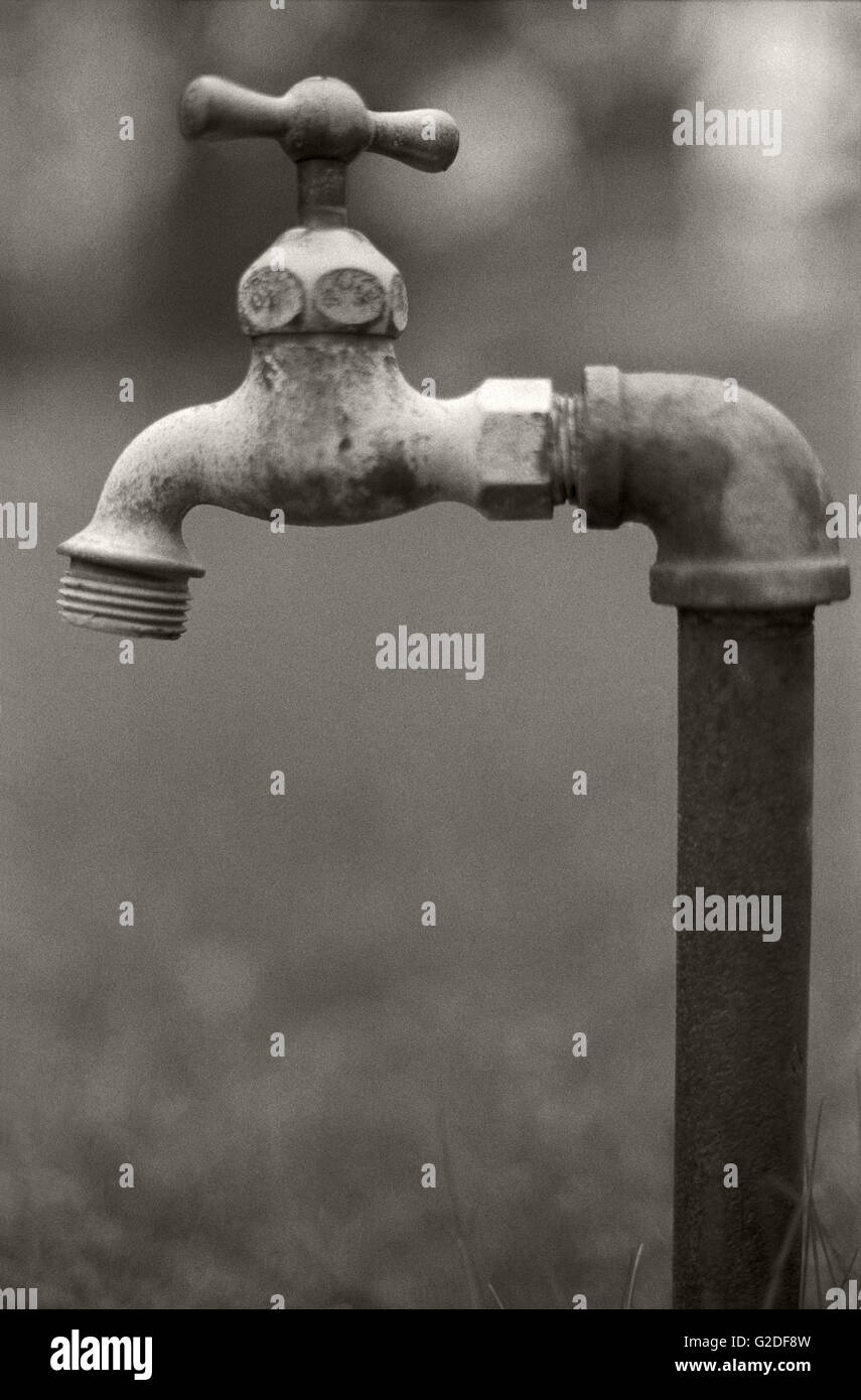 Outdoor faucet side view hi-res stock photography and images - Alamy