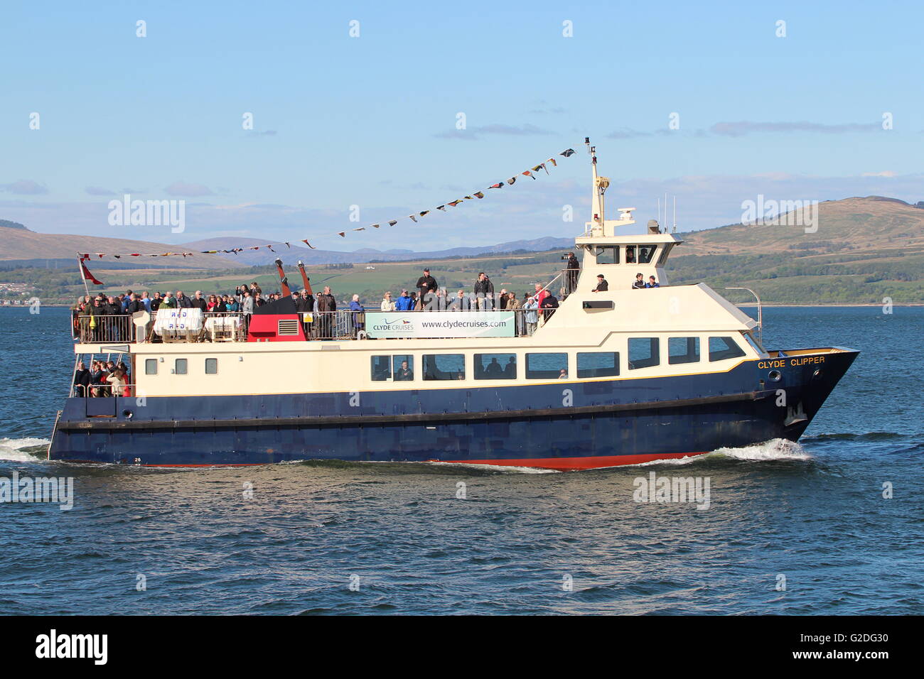After meeting the TS Queen Mary on her arrival back to the Firth of ...