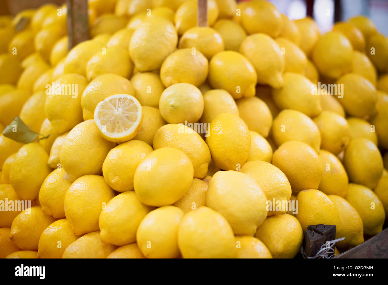 Lemons in local market Stock Photo - Alamy