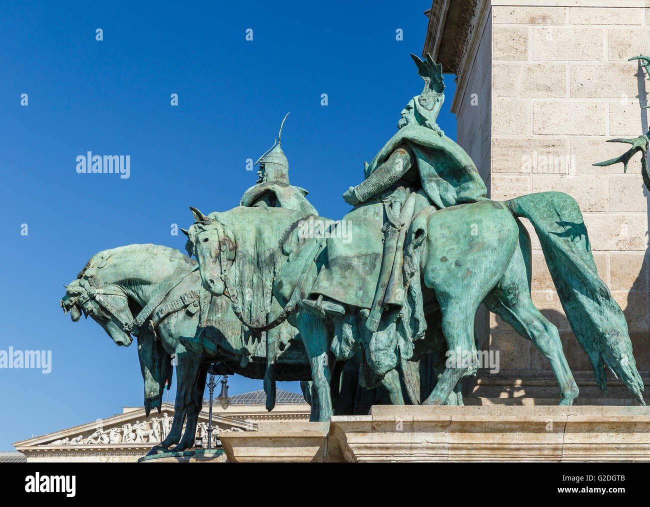 Bronze statues in town square hi-res stock photography and images - Alamy