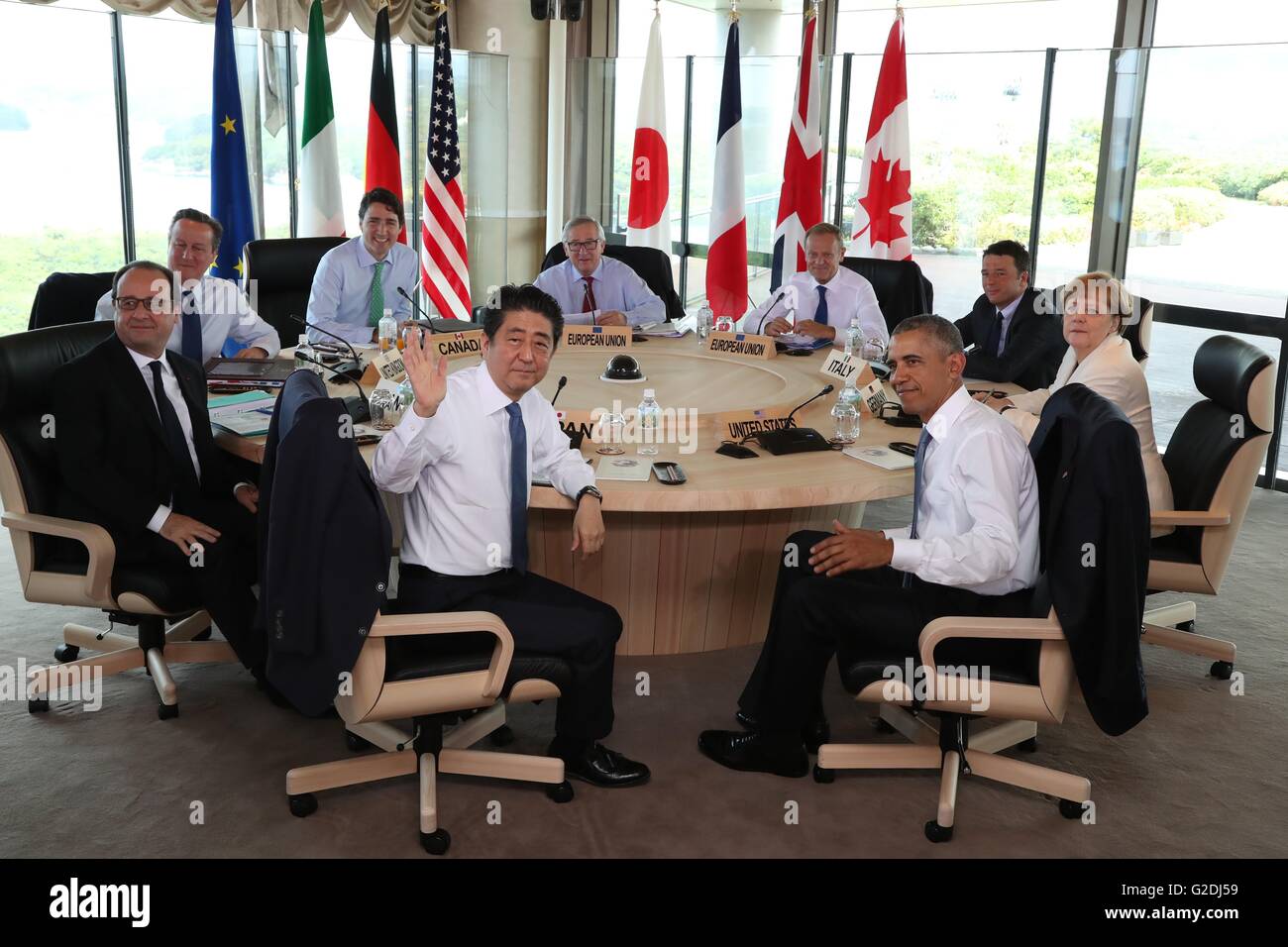 Policy round table hi-res stock photography and images - Alamy