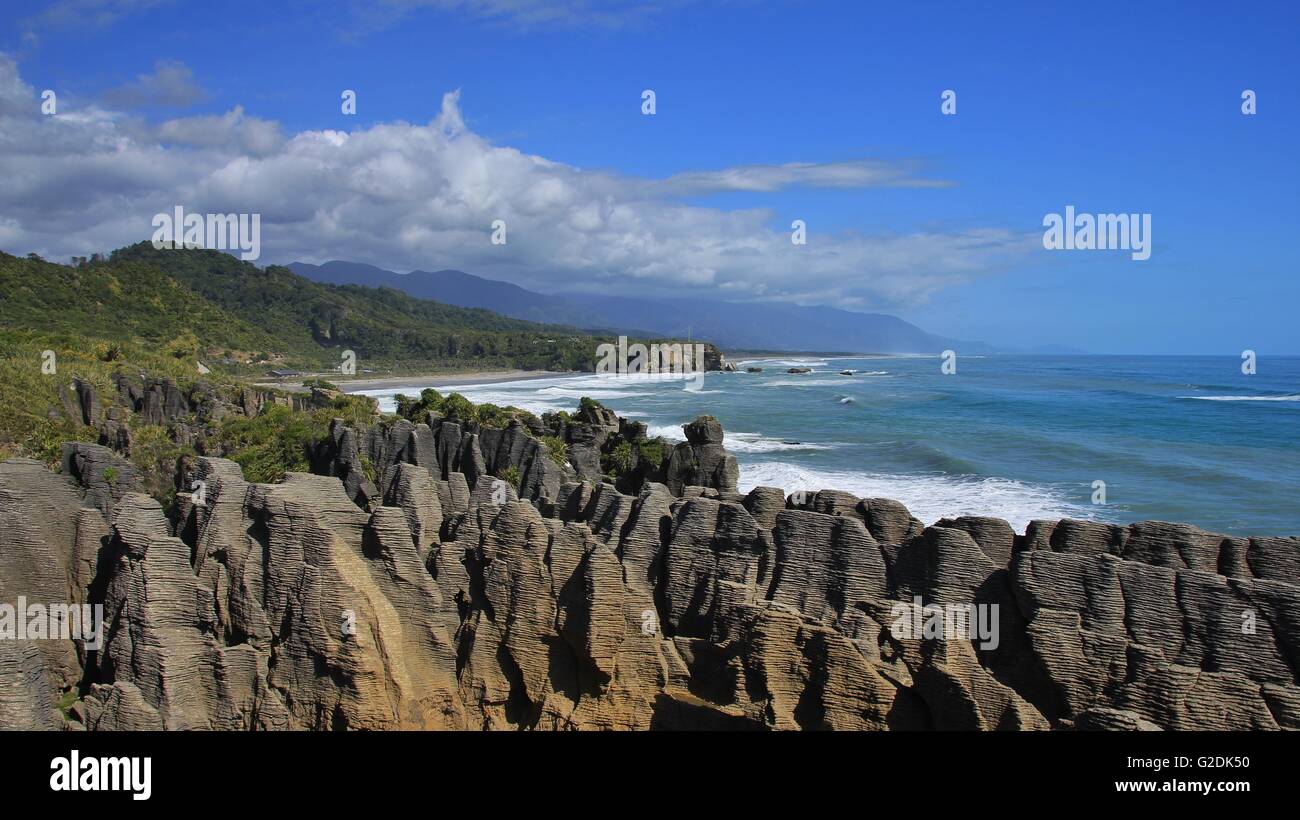 Unique rock formation at the west coast of New Zealand. Pancake Rocks ...