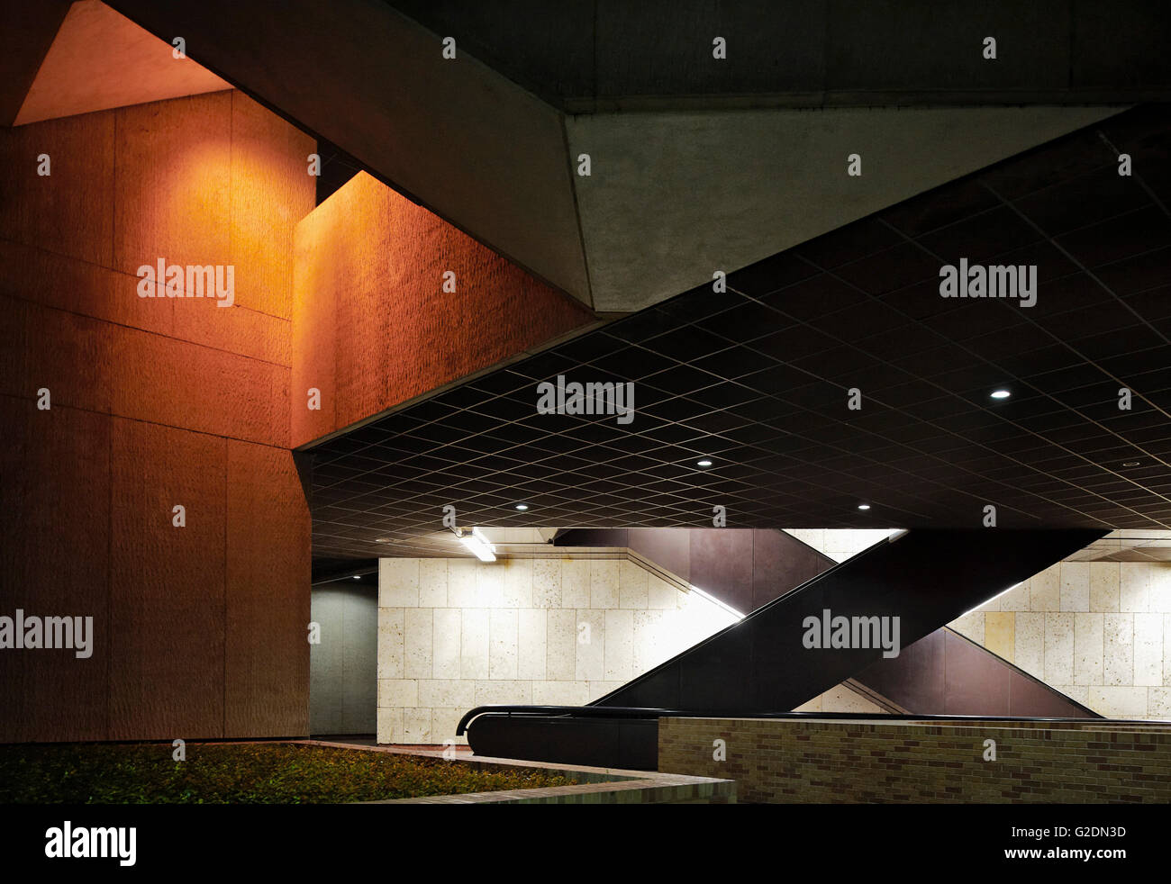 Modern lobby ceiling hi-res stock photography and images - Alamy