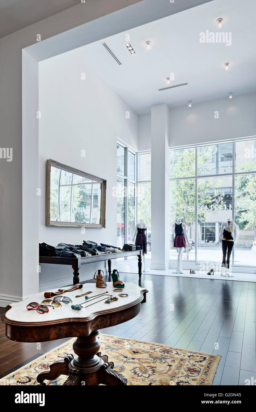 Retail interior hi-res stock photography and images - Alamy