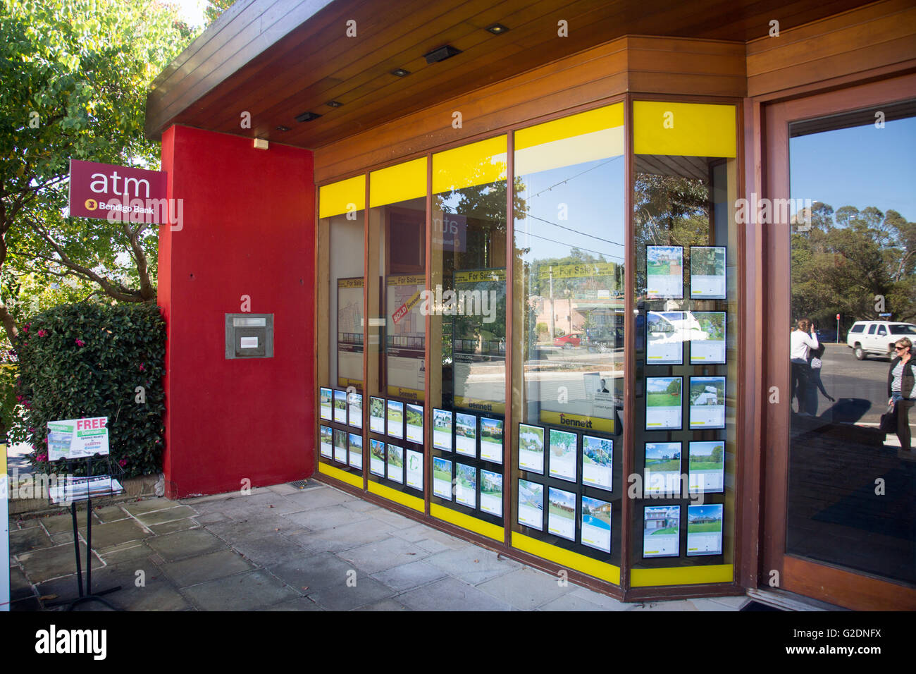 Real bank hi-res stock photography and images - Alamy