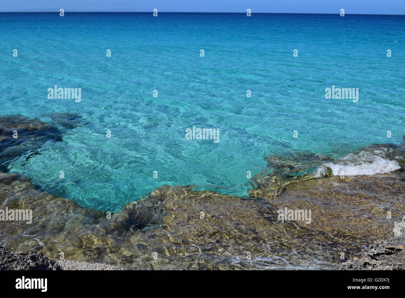 Rocks at cliff edge in foreground hi-res stock photography and images ...