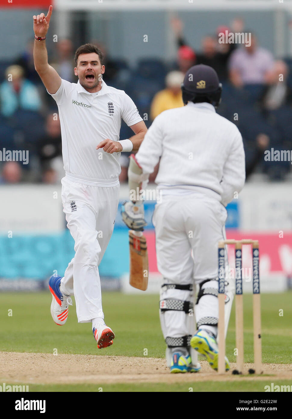 England's James Anderson celebrates the wicket of Sri Lanka's Kusal ...