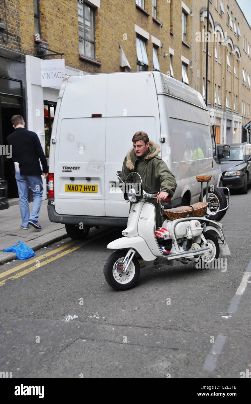 Mods rockers scooters 1960s hi-res stock photography and images - Alamy