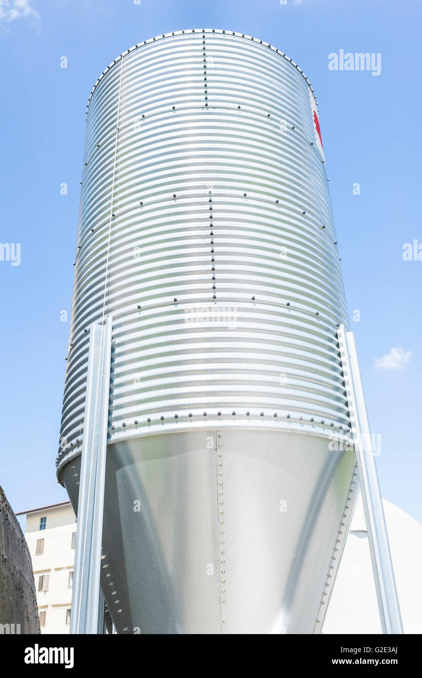 Silos for the storage of flour for food Stock Photo - Alamy