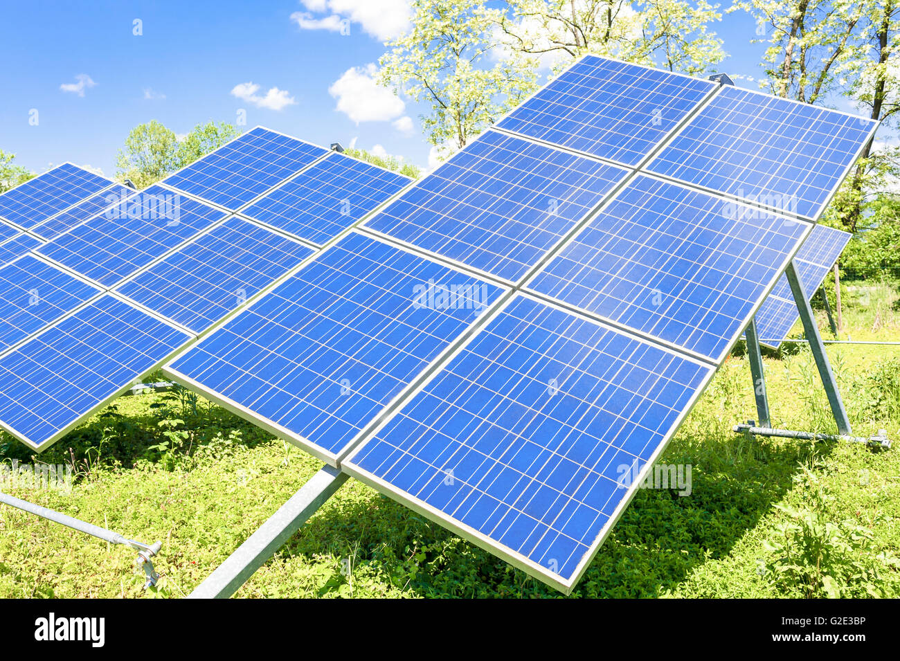 Solar panels countryside hi-res stock photography and images - Alamy