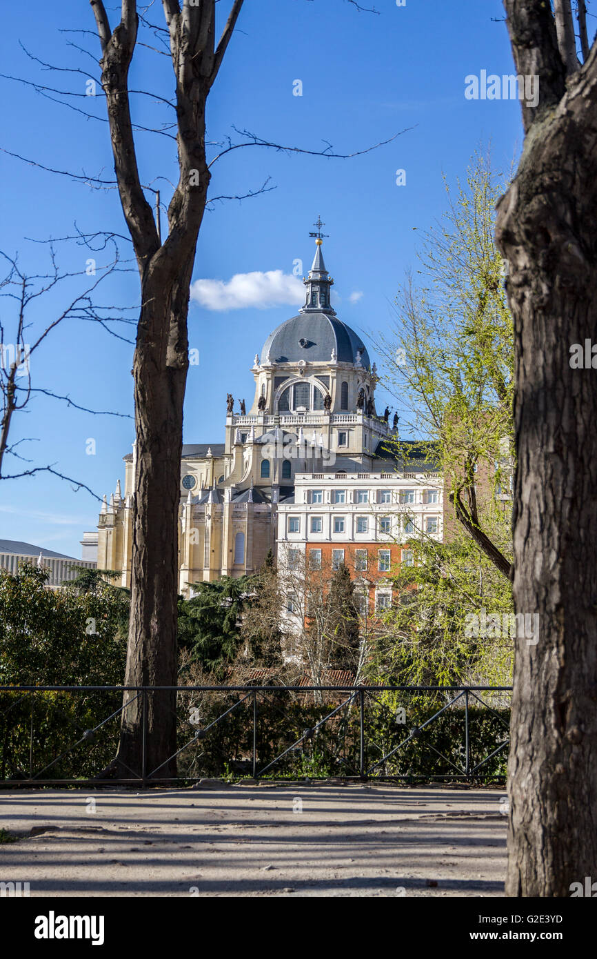 Residential building built classical hi-res stock photography and ...