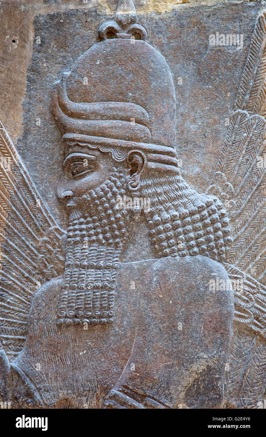Ancient sumerian stone carving with cuneiform scripting Stock Photo - Alamy