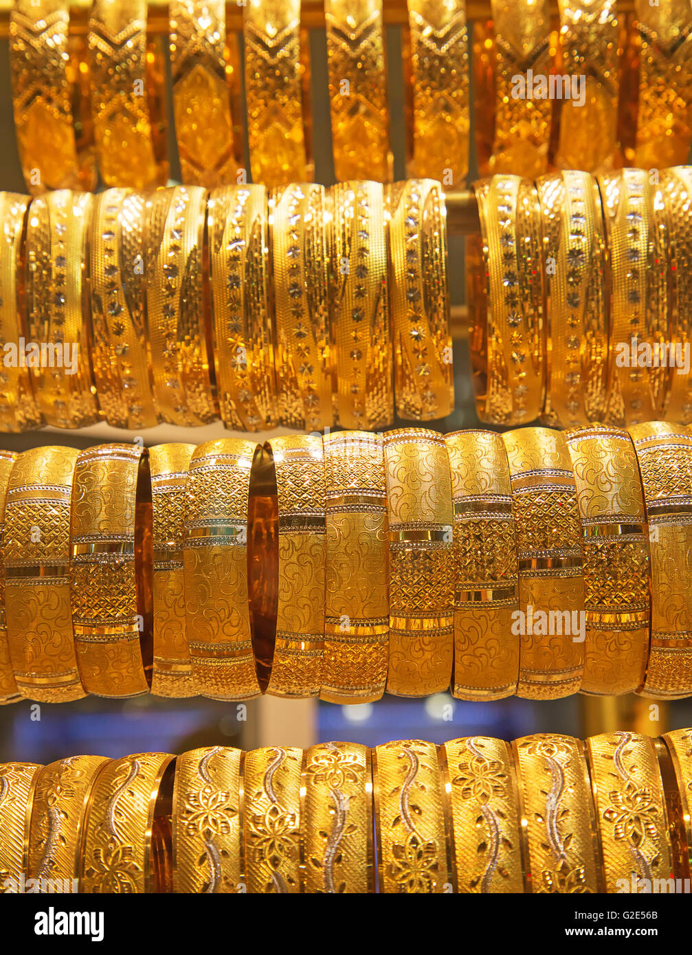 Gold on the famous "Golden souk" in Dubai Stock Photo - Alamy