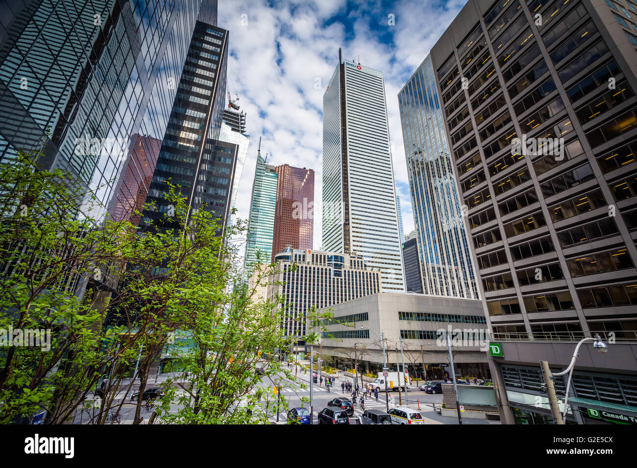 Buildings in financial district toronto hi-res stock photography and ...