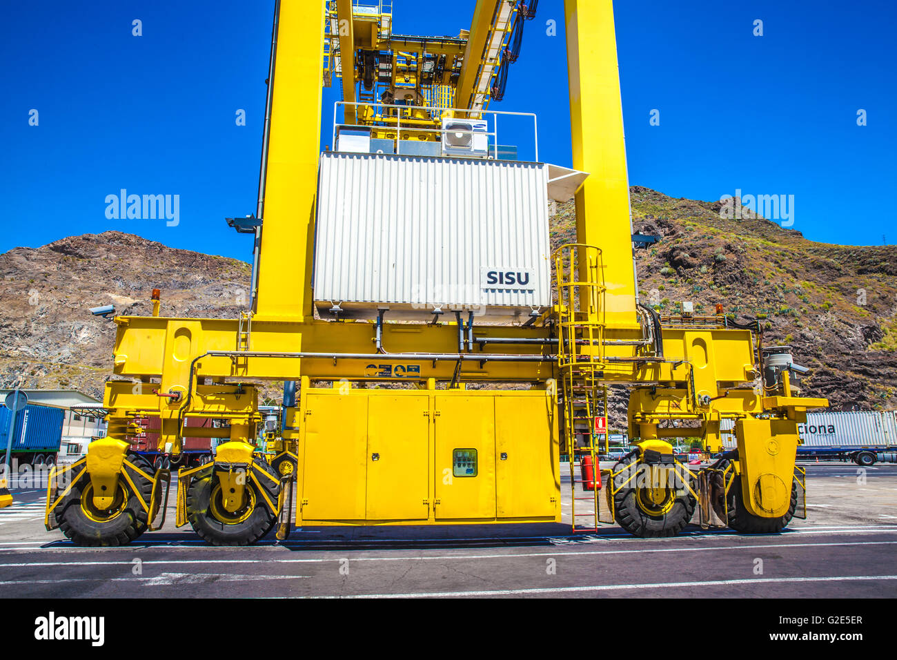 dock hoist and crane lifting system Stock Photo - Alamy