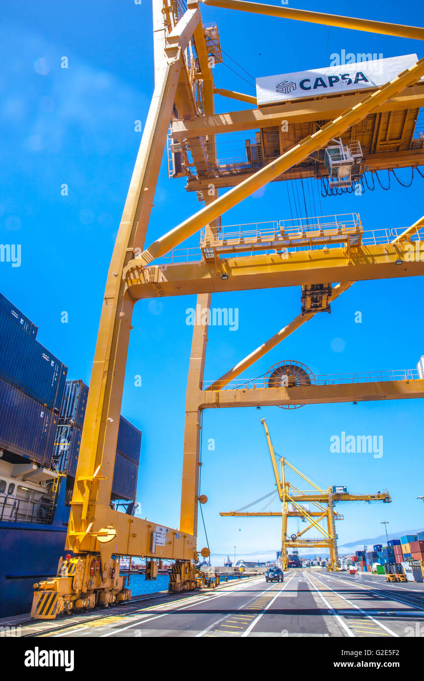 Truck Docking Bay Warehouse High Resolution Stock Photography and ...