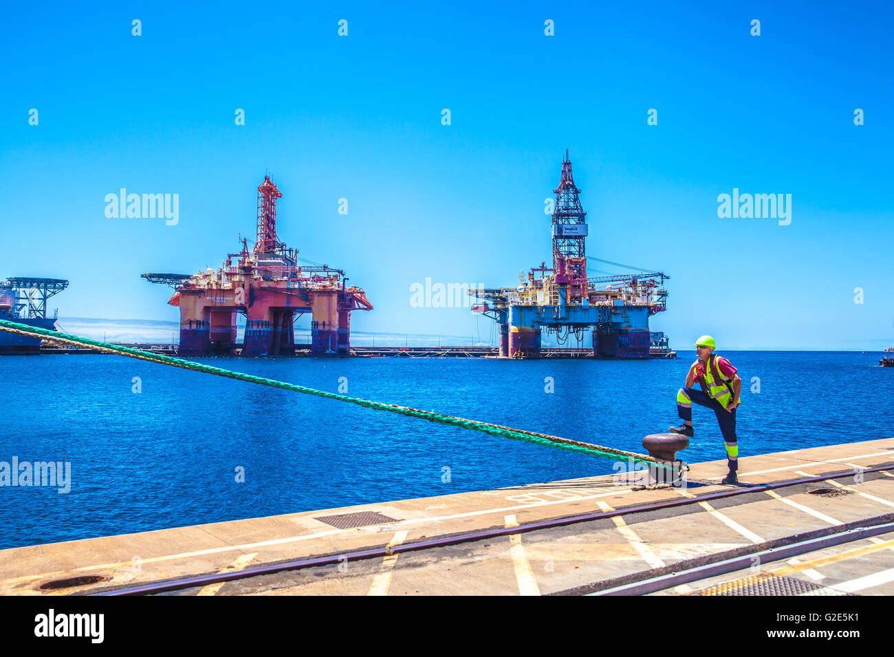 Mooring system hi-res stock photography and images - Alamy